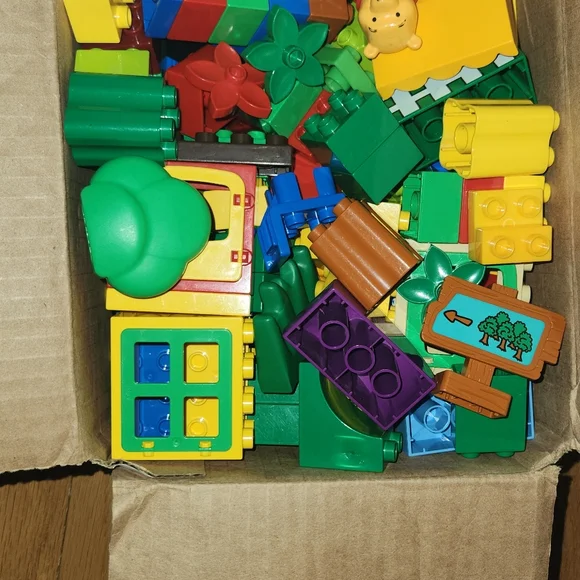 LEGO DUPLO WINNIE THE POOH PIECES 2985 & 2983 INCOMPLETE SETPARTS ...